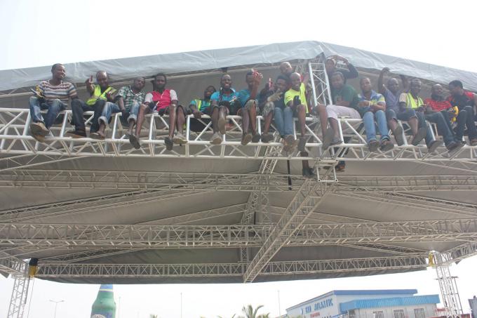 Pyramid Roofing Truss Canopy Aluminium Roof Trusses With Side Wings